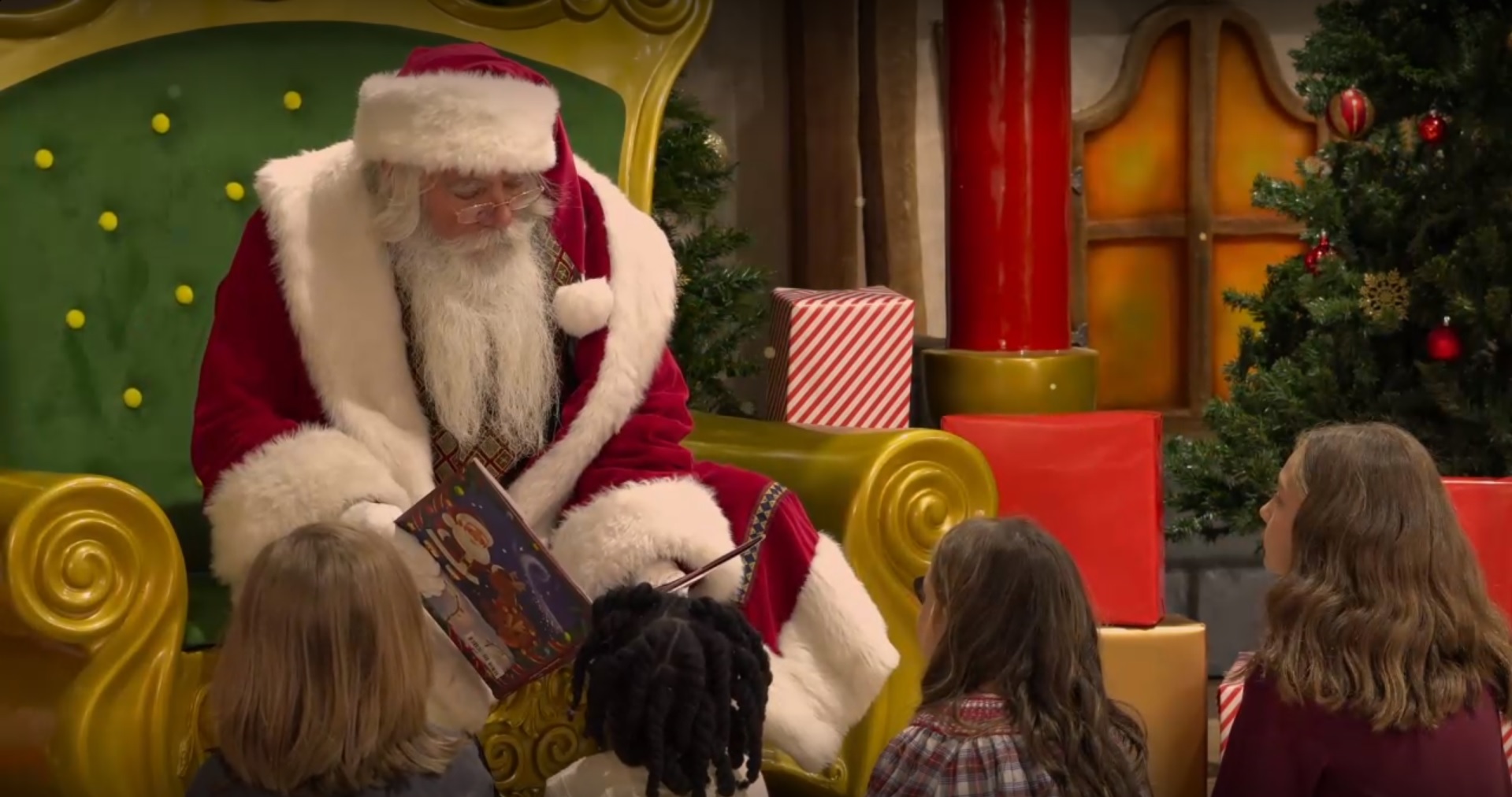 Signature Santa Photo Experience | Where is Santa